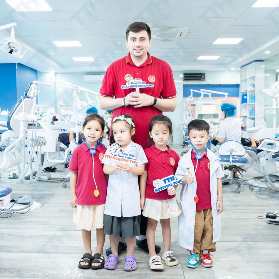 Chào Đón Arita Maple Bear Ghé Chơi TTH Hospital Tour